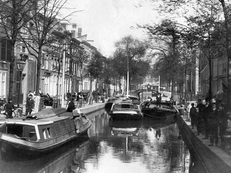 Canal Cruises - Boat Ride - The Hague Boat Den Haag